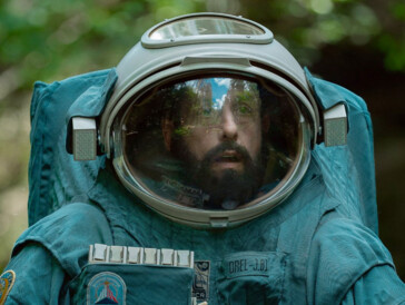 Critique de «Spaceman» sur Netflix, en thérapie aux confins de l'univers - Cineman