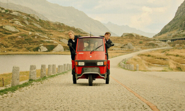 Critique de «Ciao-Ciao Bourbine», une comédie qui n'a pas sa langue dans sa poche - Cineman